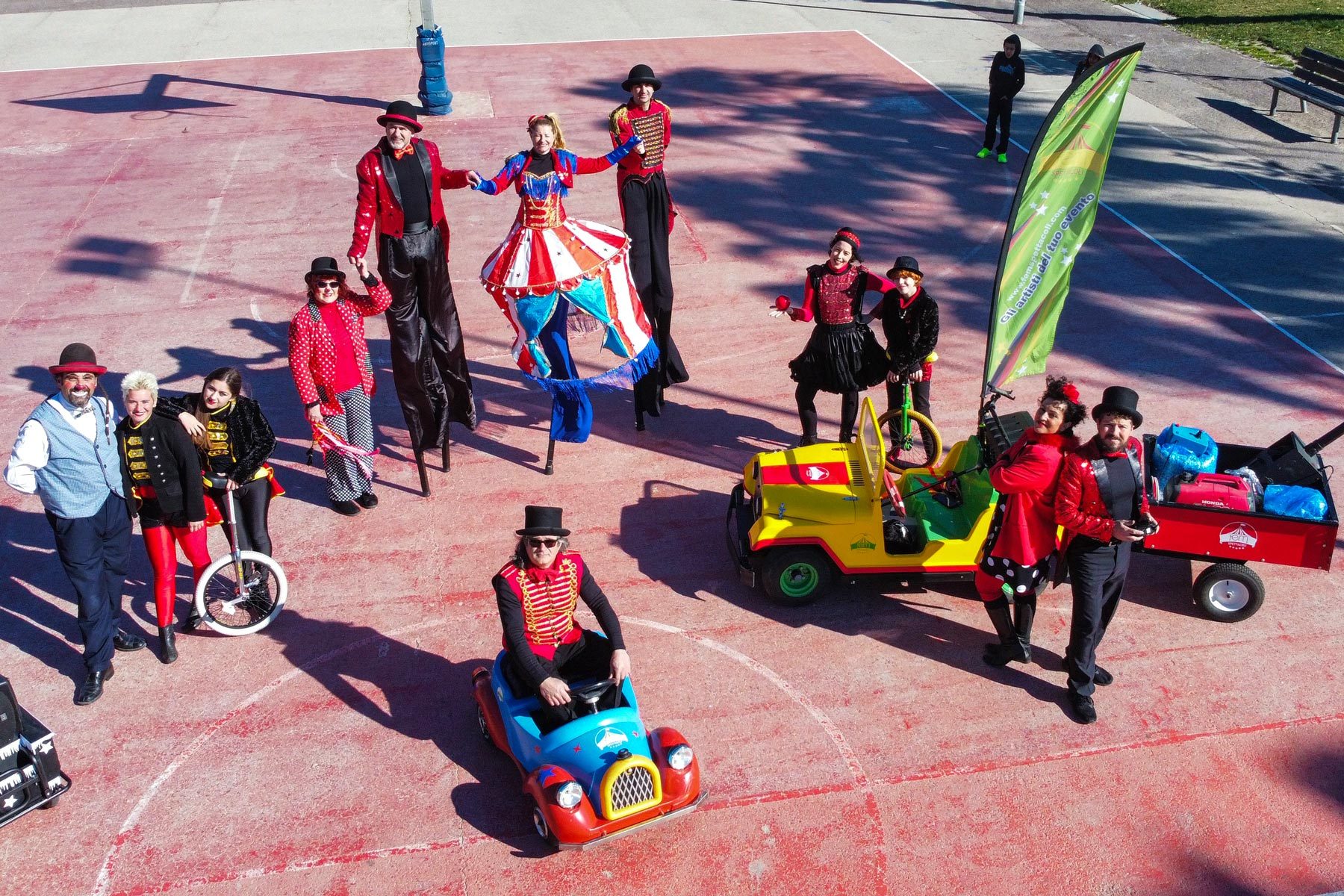 Circus parade - Fem Spettacoli - Performance, musica e danze