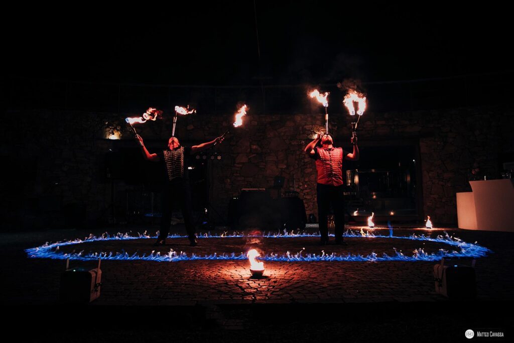 Spettacolo luminoso Fuoco e led - Fem spettacoli - Artisti e attrezzature